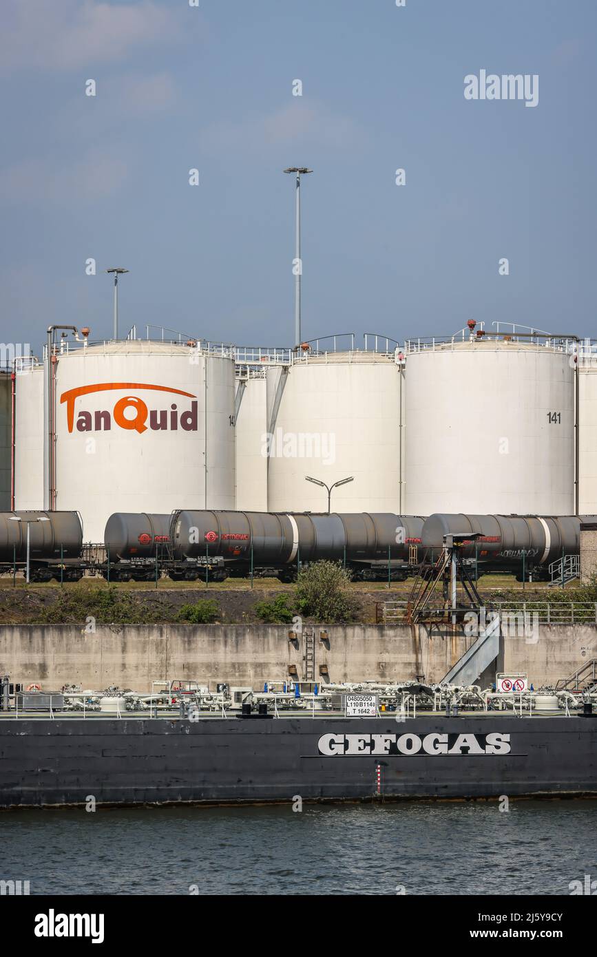 Oil transshipment hi-res stock photography and images - Alamy