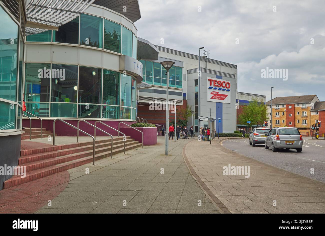 Modern supermarket building facade Stock Photo - Alamy