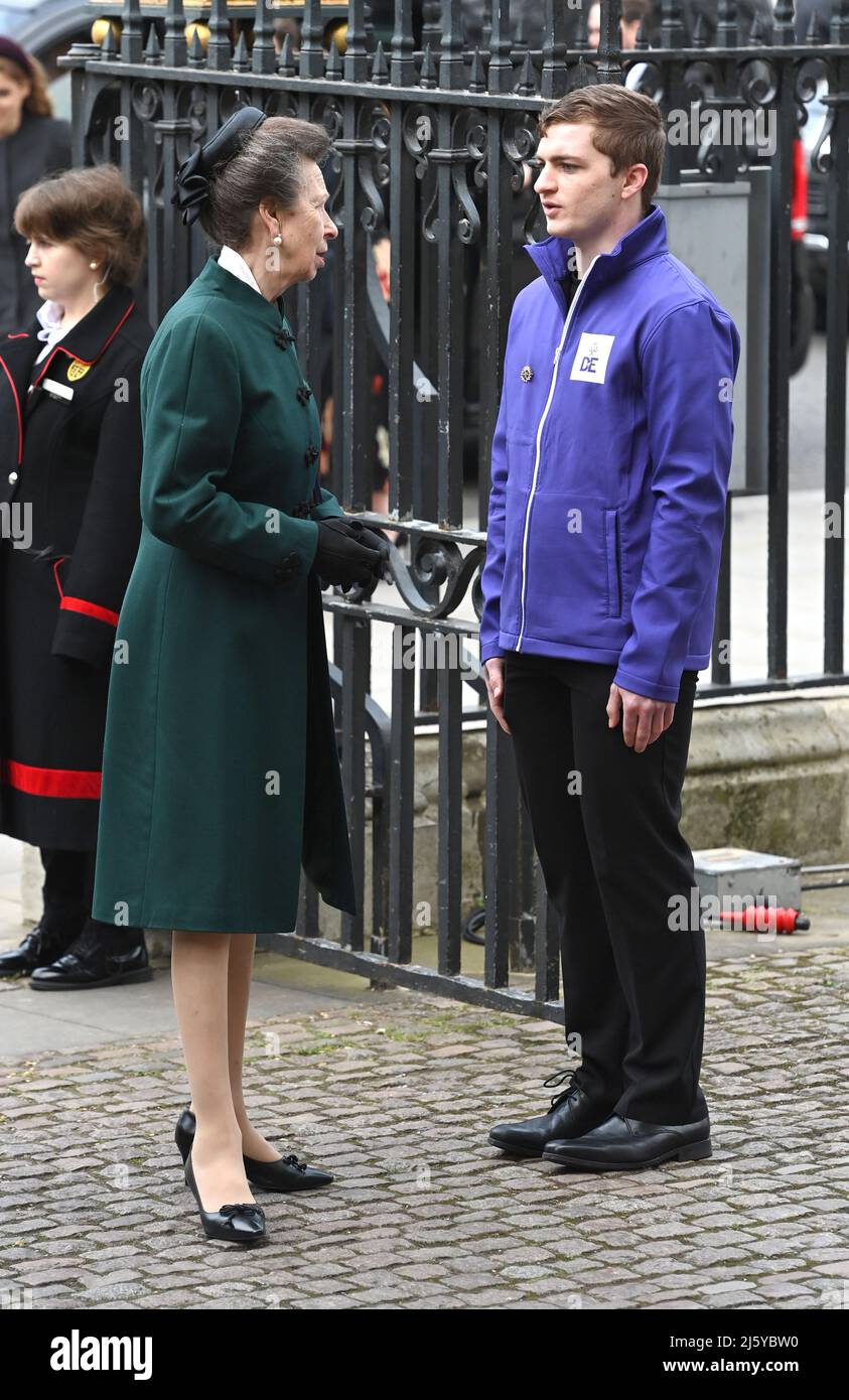 Hrh the duke of edinburgh in uniform hi-res stock photography and ...