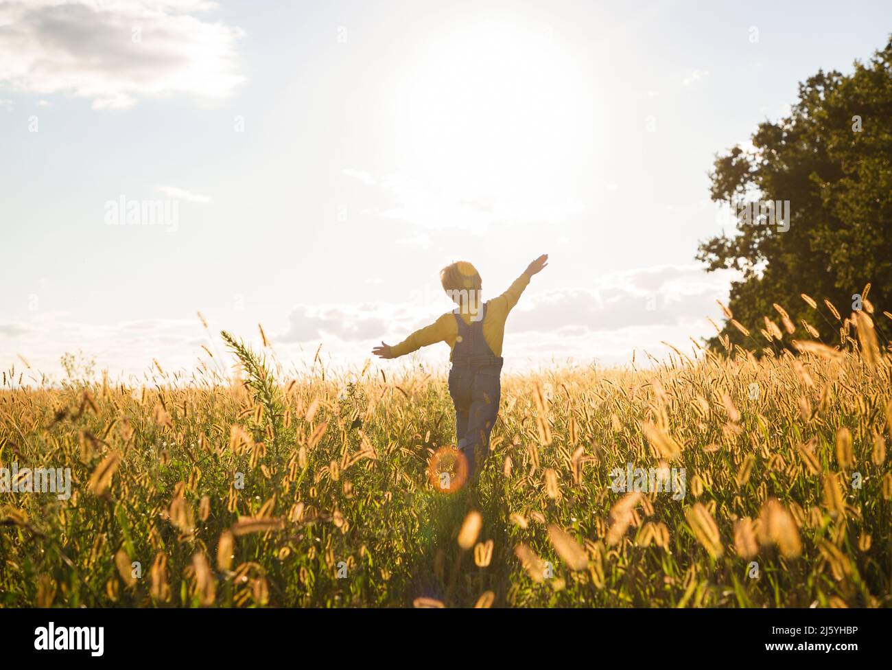 Arms outstretched forward hi-res stock photography and images - Alamy