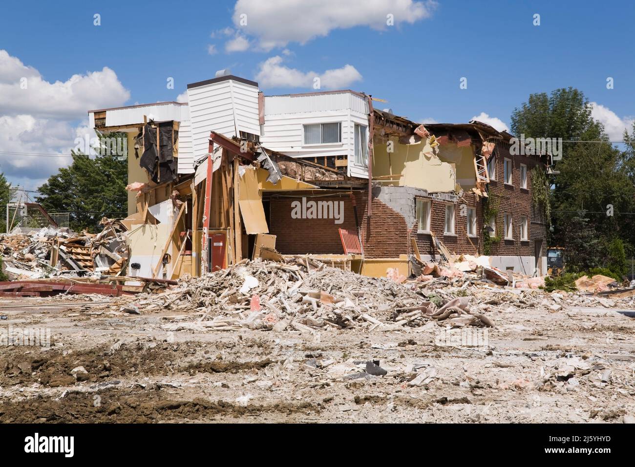 Knocked down building hi-res stock photography and images - Alamy