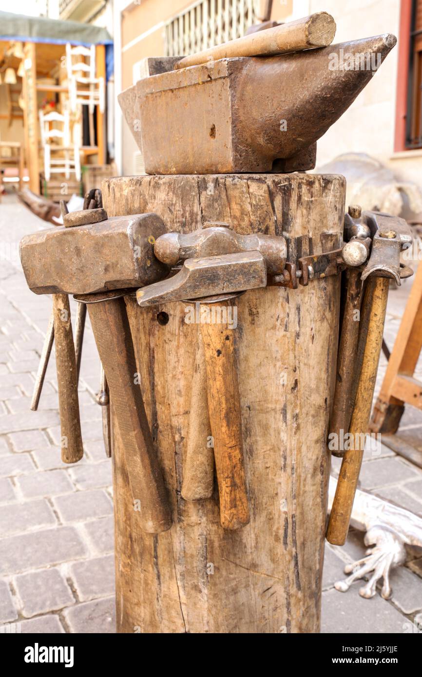 Medieval market metal work hi-res stock photography and images - Alamy