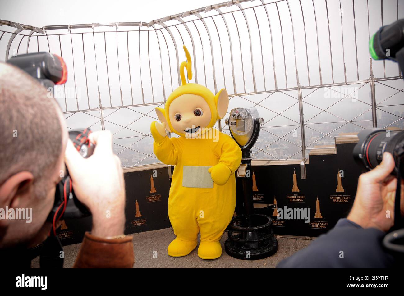 New York, United States. 26th Apr, 2022. A Teletubby poses for a photo ...