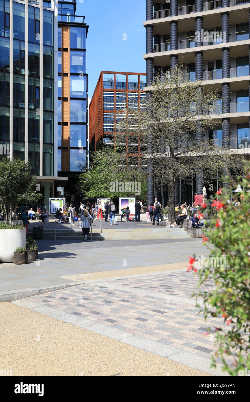 Restaurants and offices around Battle Bridge Place behind Kings Cross ...