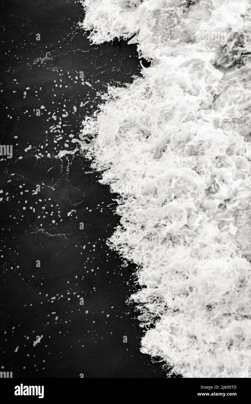 Pacific Ocean off of Santa Monica Pier Stock Photo - Alamy