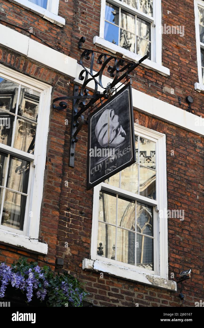 Guy Fawkes Public House, High Petergate, York Stock Photo - Alamy