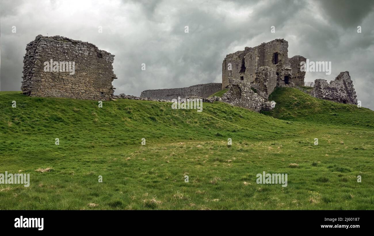 Derelict castle hi-res stock photography and images - Alamy