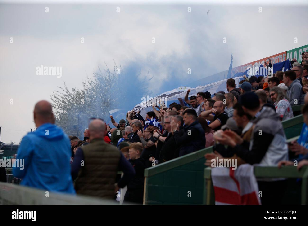 Celebrating football fans hi-res stock photography and images - Alamy