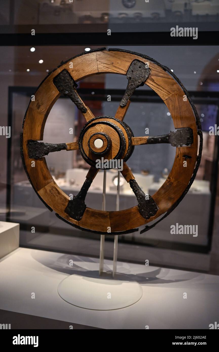Wheel of a ceremonial wagon from Toya. Iron. Iberian Culture. 4th ...