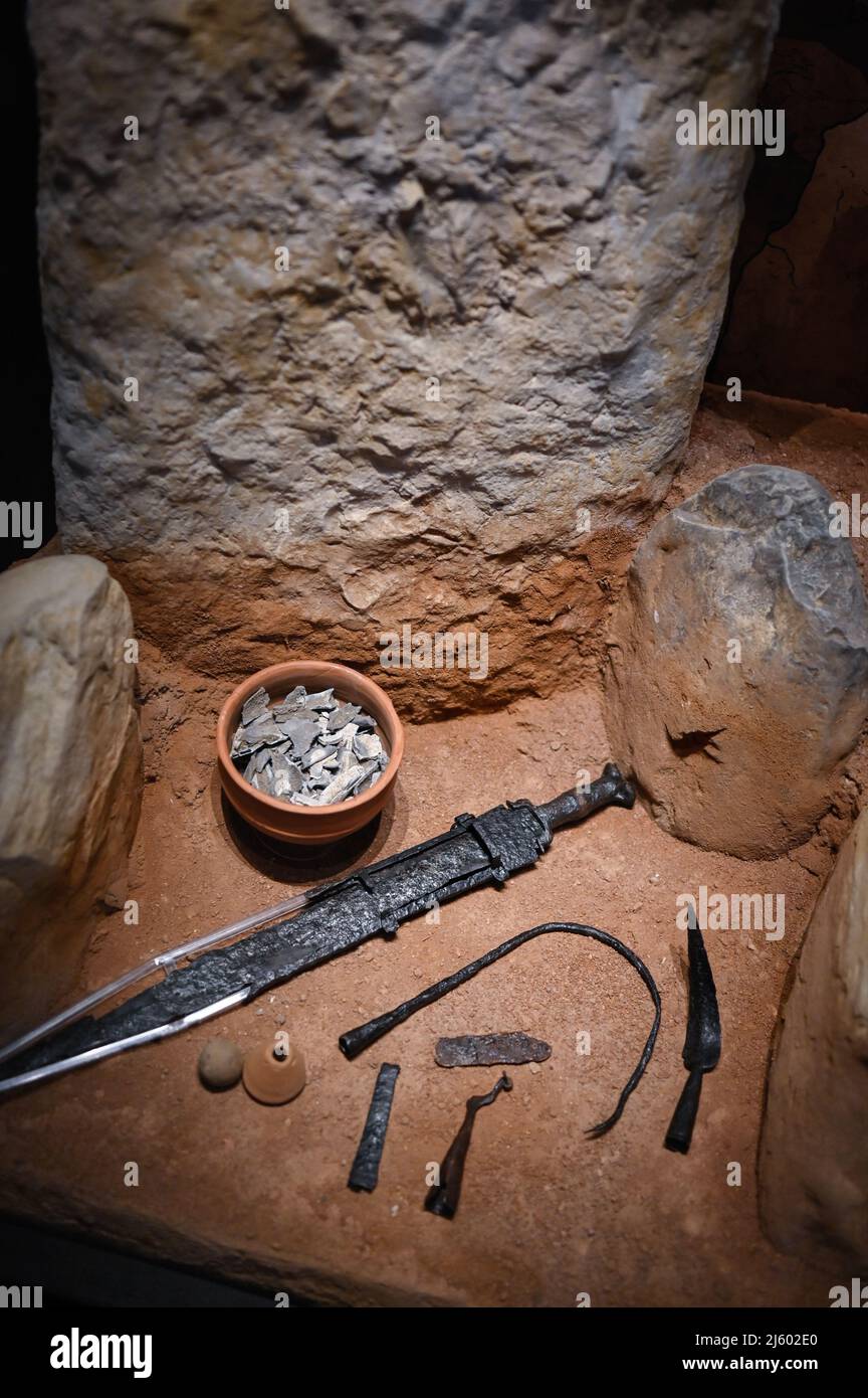 Tumulus culture hi-res stock photography and images - Alamy