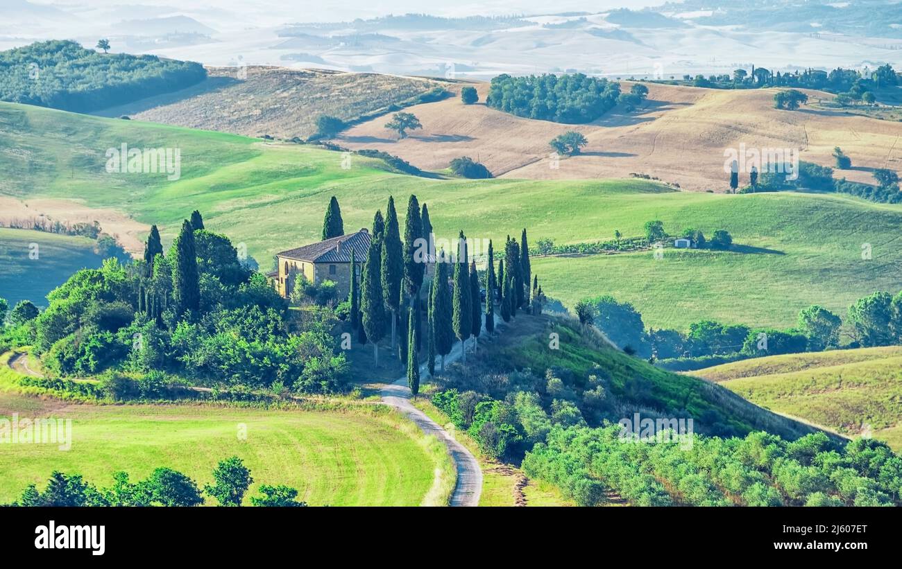 Picturesque italian landscape hi-res stock photography and images - Alamy