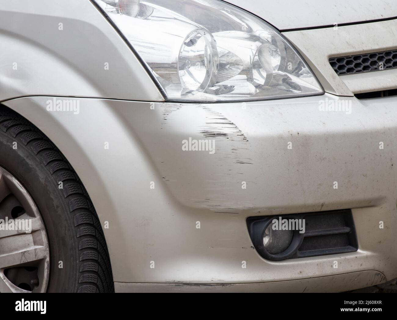 damaged front bumper after an accident Stock Photo - Alamy