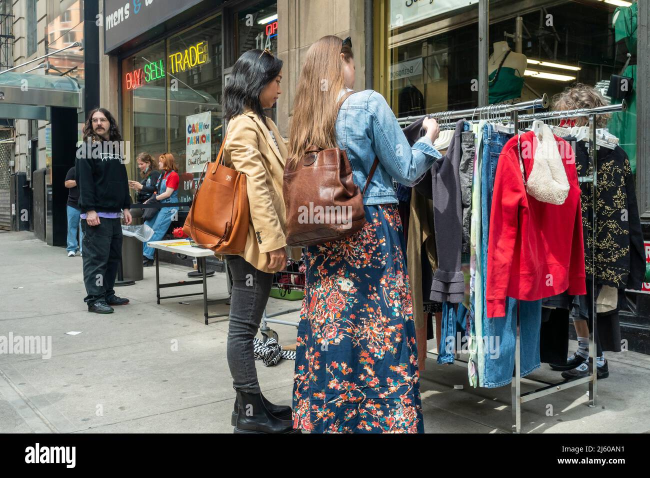 New york vintage clothing store hi-res stock photography and images - Alamy