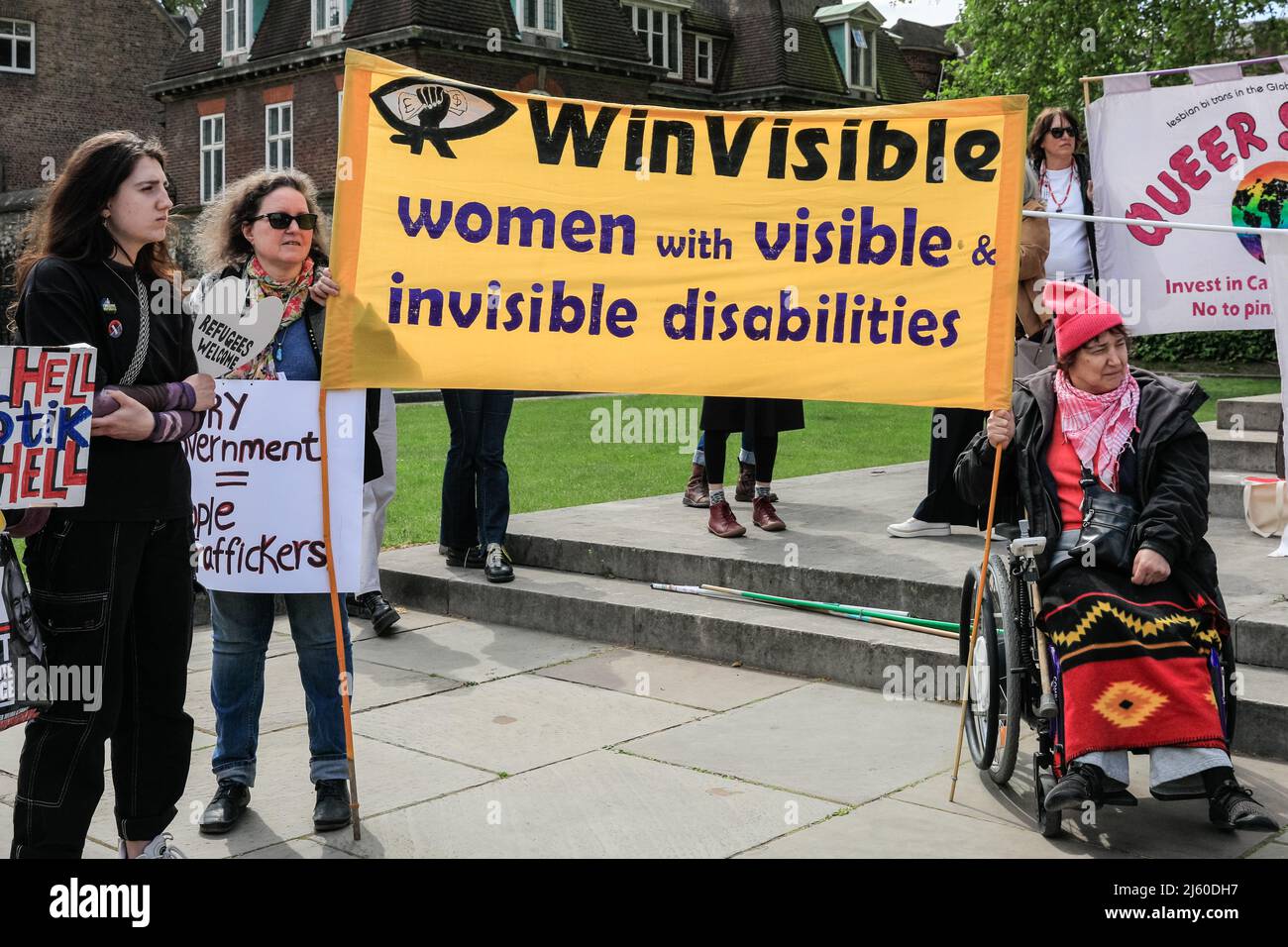 Women asylum seekers hi-res stock photography and images - Alamy