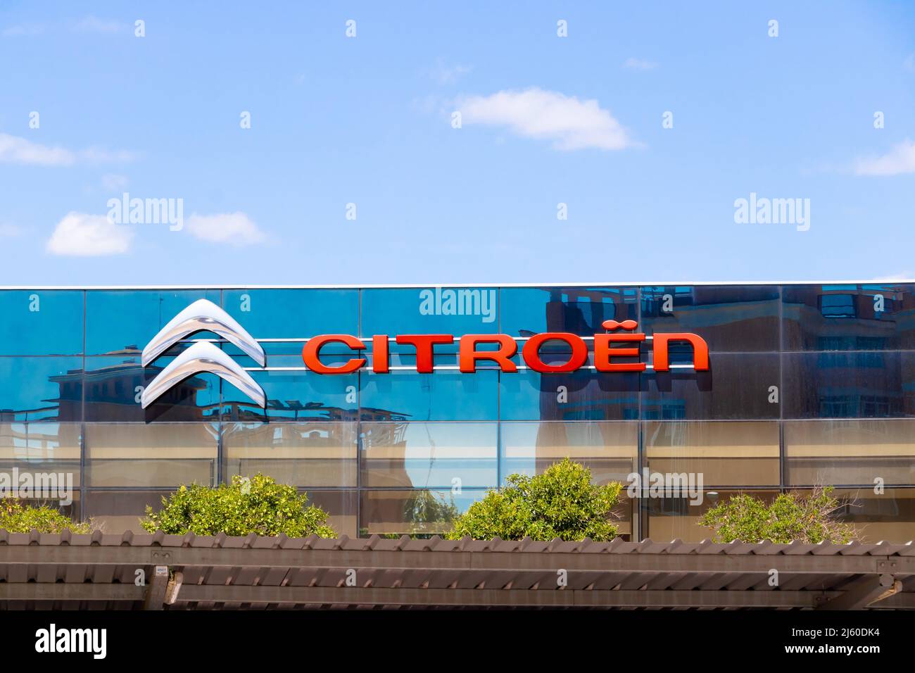 Citroen car dealer sign hi-res stock photography and images - Alamy