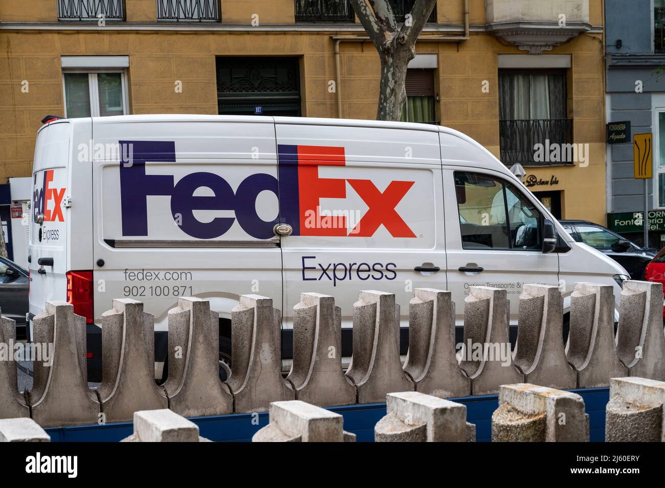 Fedex logos hi-res stock photography and images - Alamy