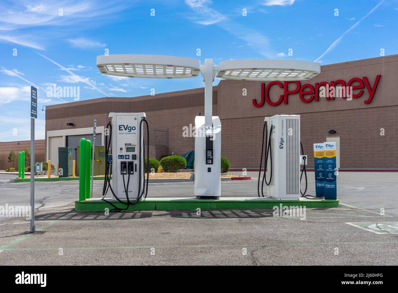 Mall of victor valley hi-res stock photography and images - Alamy