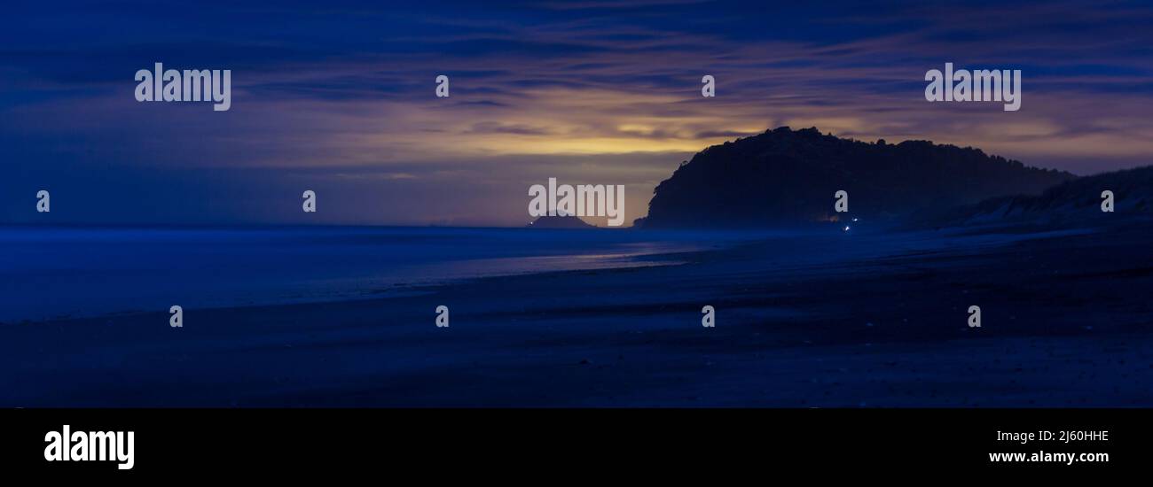 Twilling hi-res stock photography and images - Alamy