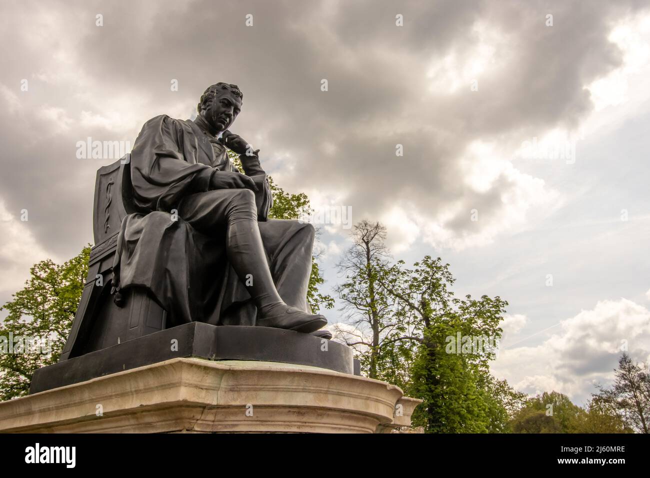 Jenner statue hi-res stock photography and images - Alamy