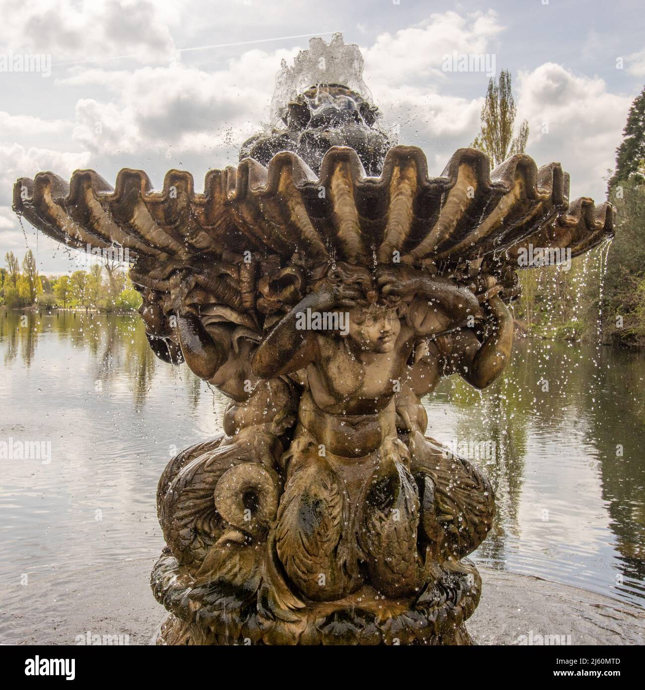 Fountian hi-res stock photography and images - Alamy