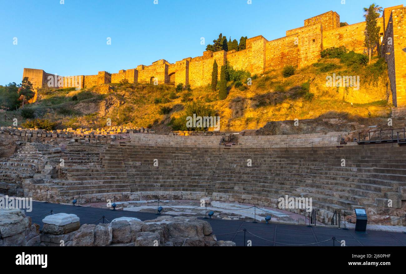 Medieval theater stage hi-res stock photography and images - Alamy