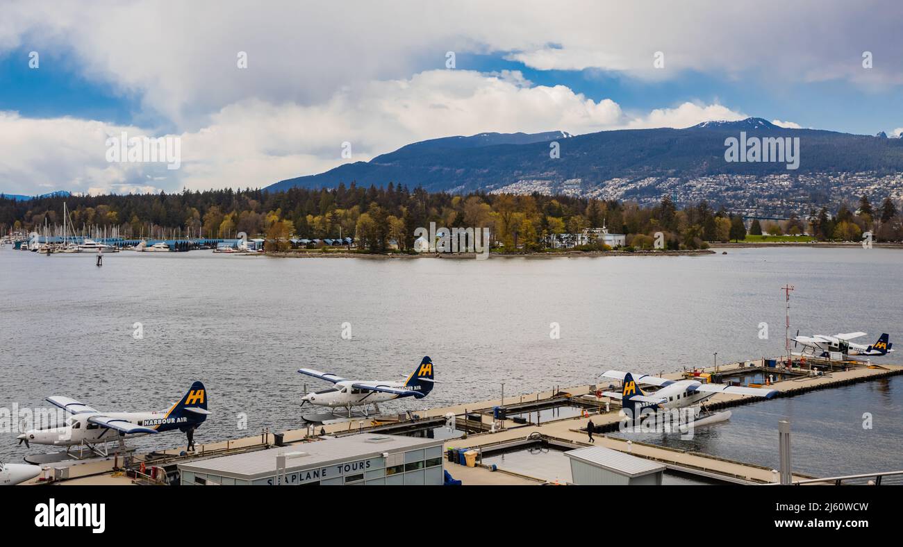 Float planes docked at Vancouver's Harbour Airport. Air seaplanes at ...