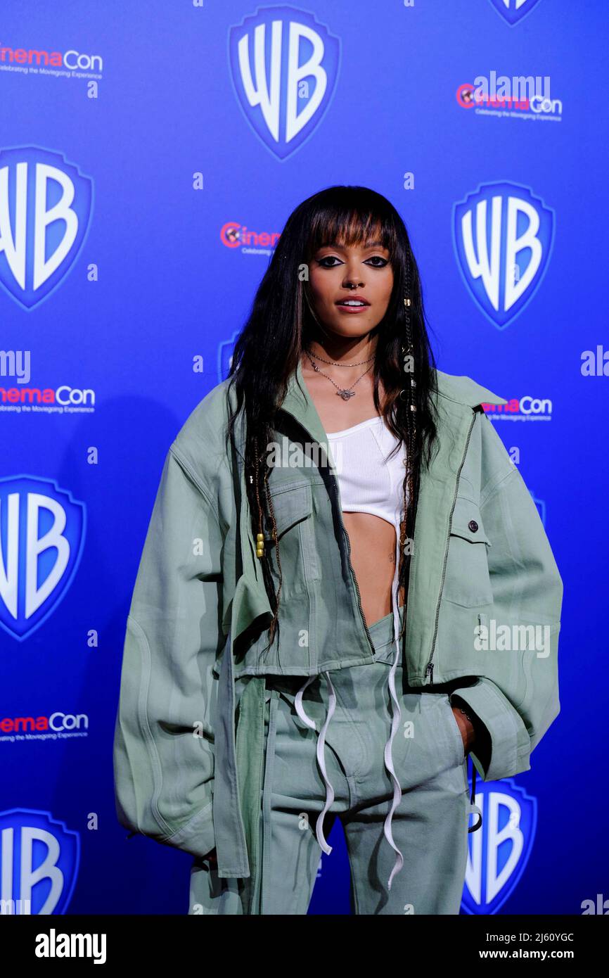 Swindell actress hi-res stock photography and images - Alamy