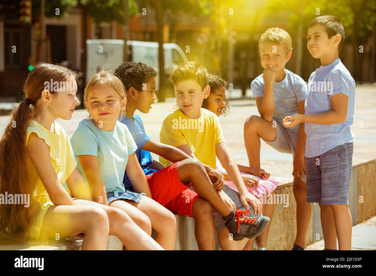 School girls chatting together outdoors hi-res stock photography and ...