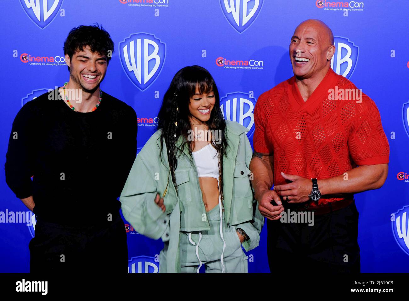 Noah centineo 2022 hi-res stock photography and images - Alamy