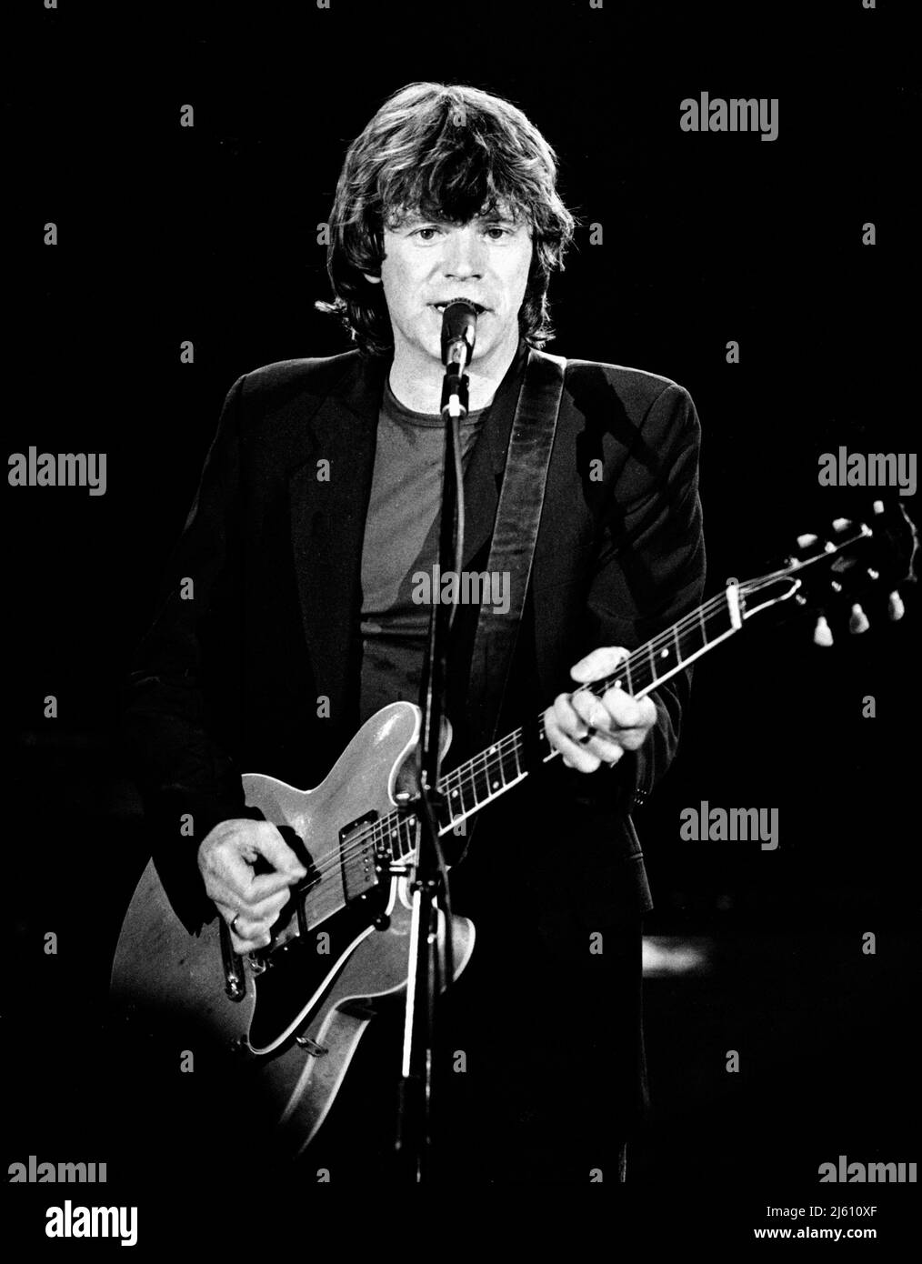 Dave Edmonds perform on Solid Gold in 1983 Credit: Ron Wolfson ...