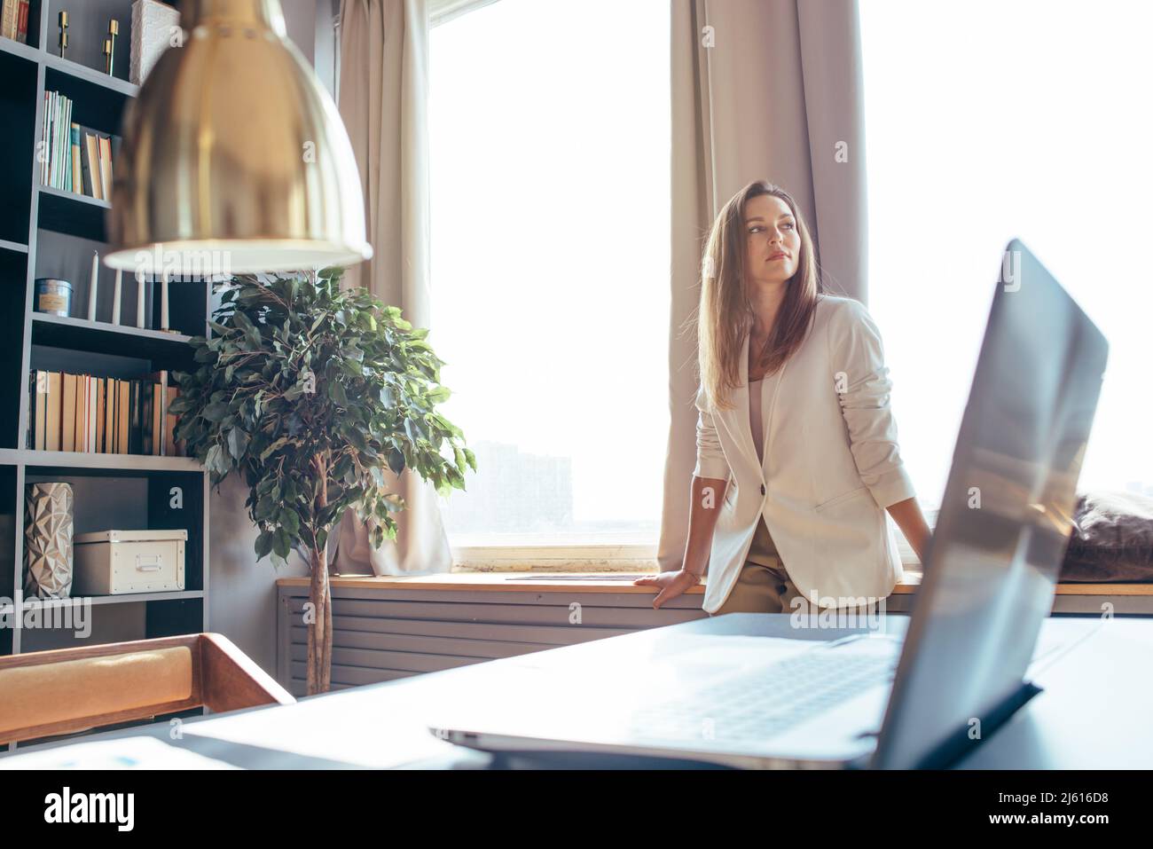 Work stands hi-res stock photography and images - Alamy