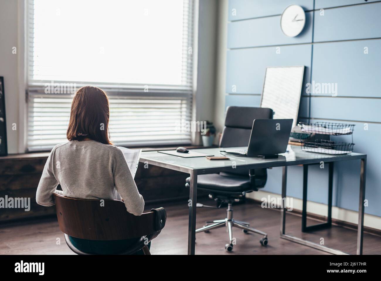 Manager waiting meeting in office hi-res stock photography and images ...
