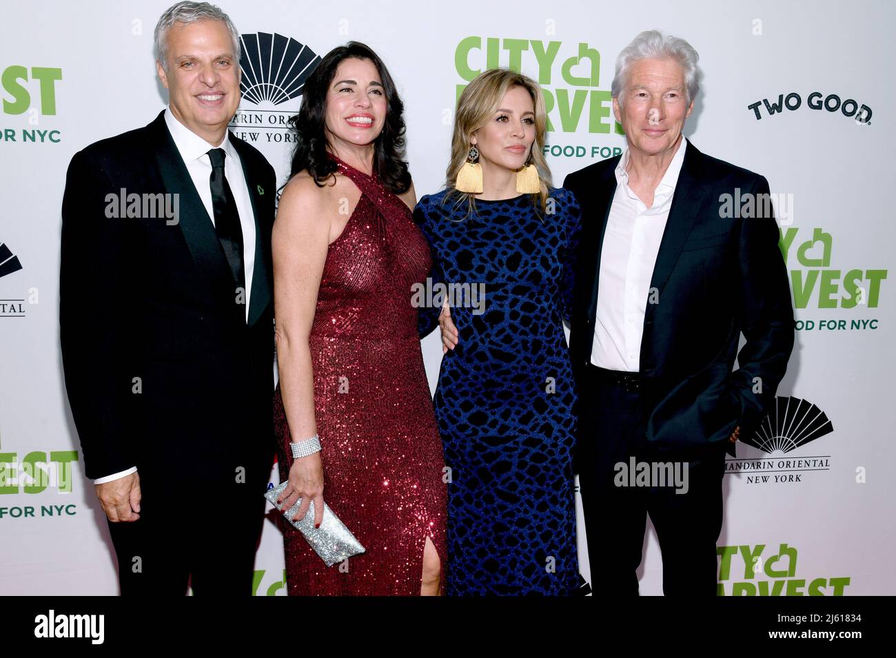New York, NY, April 26, 2022. (L-R) Honoree Chef Eric Ripert, Sandra ...
