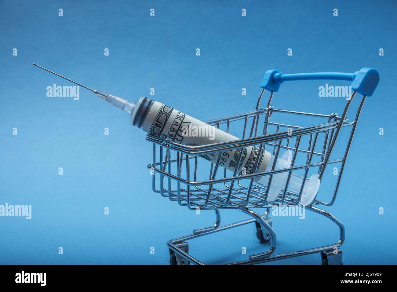 Injection medicine hi-res stock photography and images - Alamy