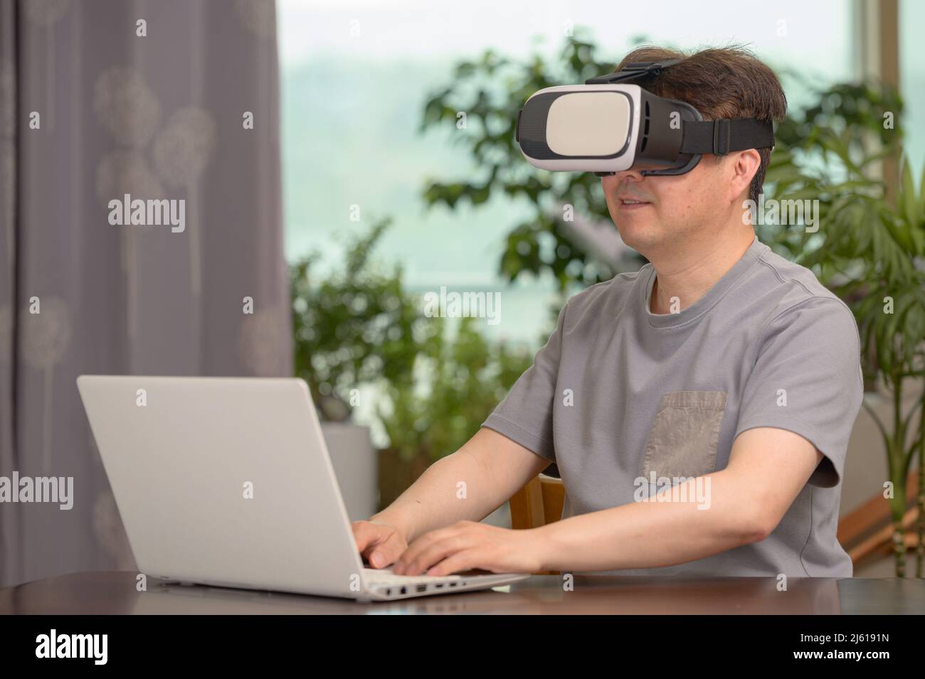 Wearable communication technology hi-res stock photography and images ...