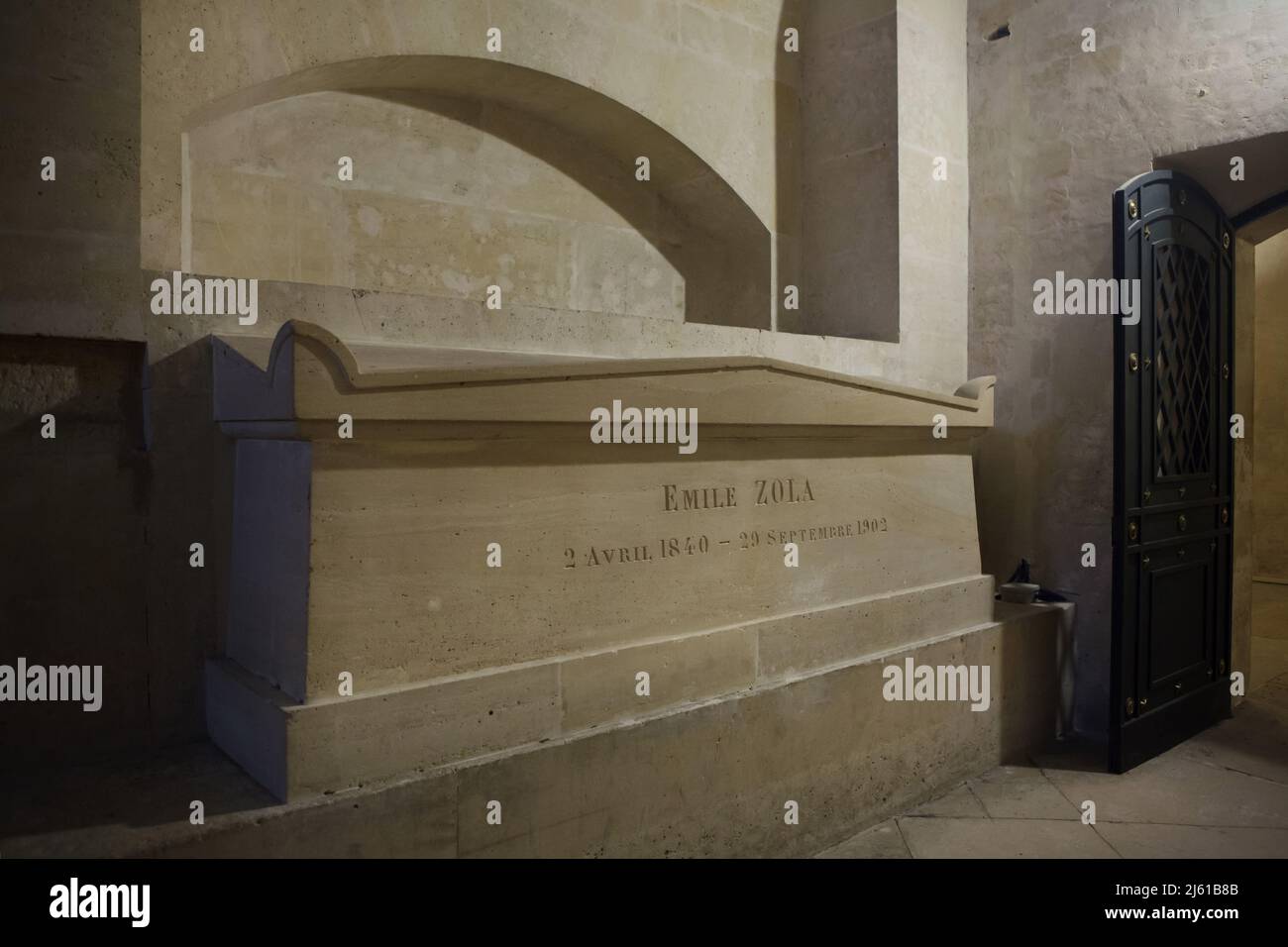 Tomb of French novelist Émile Zola in the crypt of the Panthéon in ...