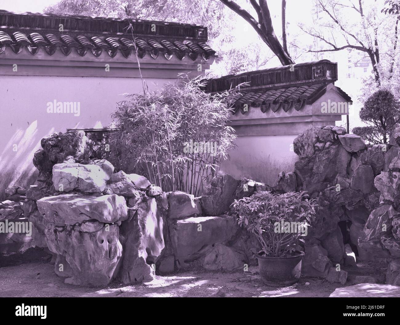 Outdoor setting garden hi-res stock photography and images - Alamy