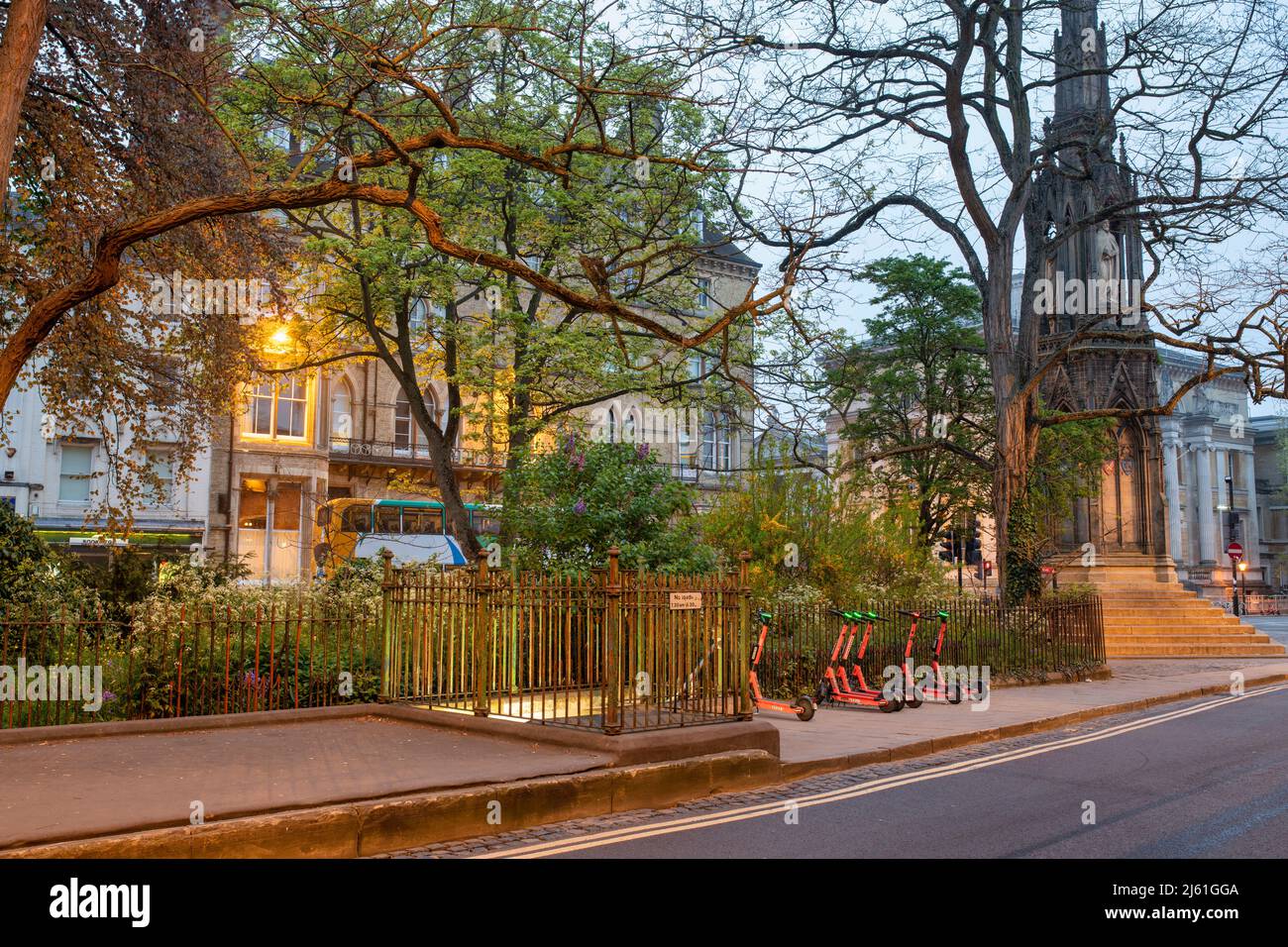 Magdalen Street at dawn. Oxford, Oxfordshire, England Stock Photo - Alamy