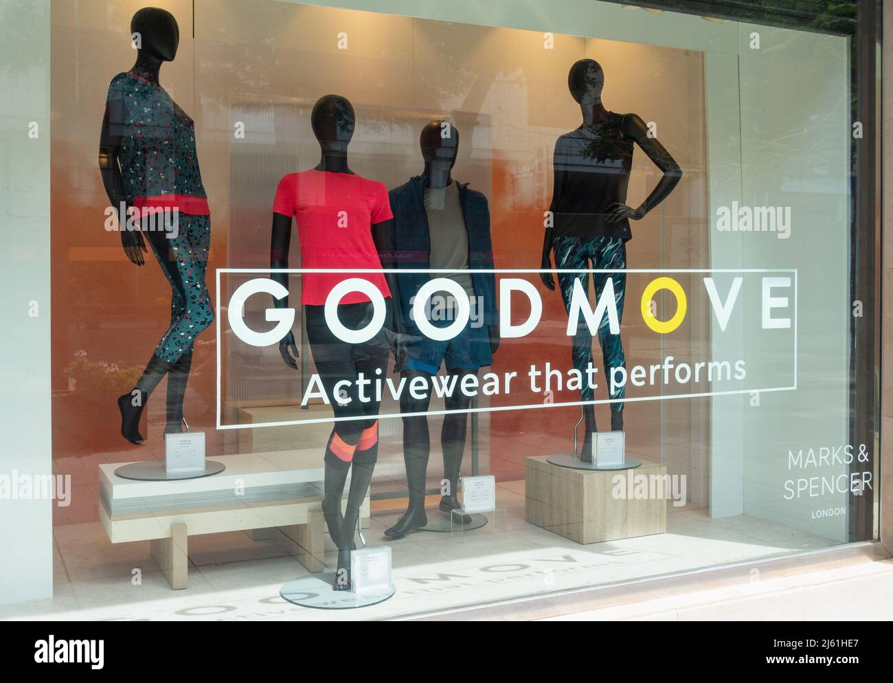 Makes & Spancer store window in Spanish store Stock Photo - Alamy