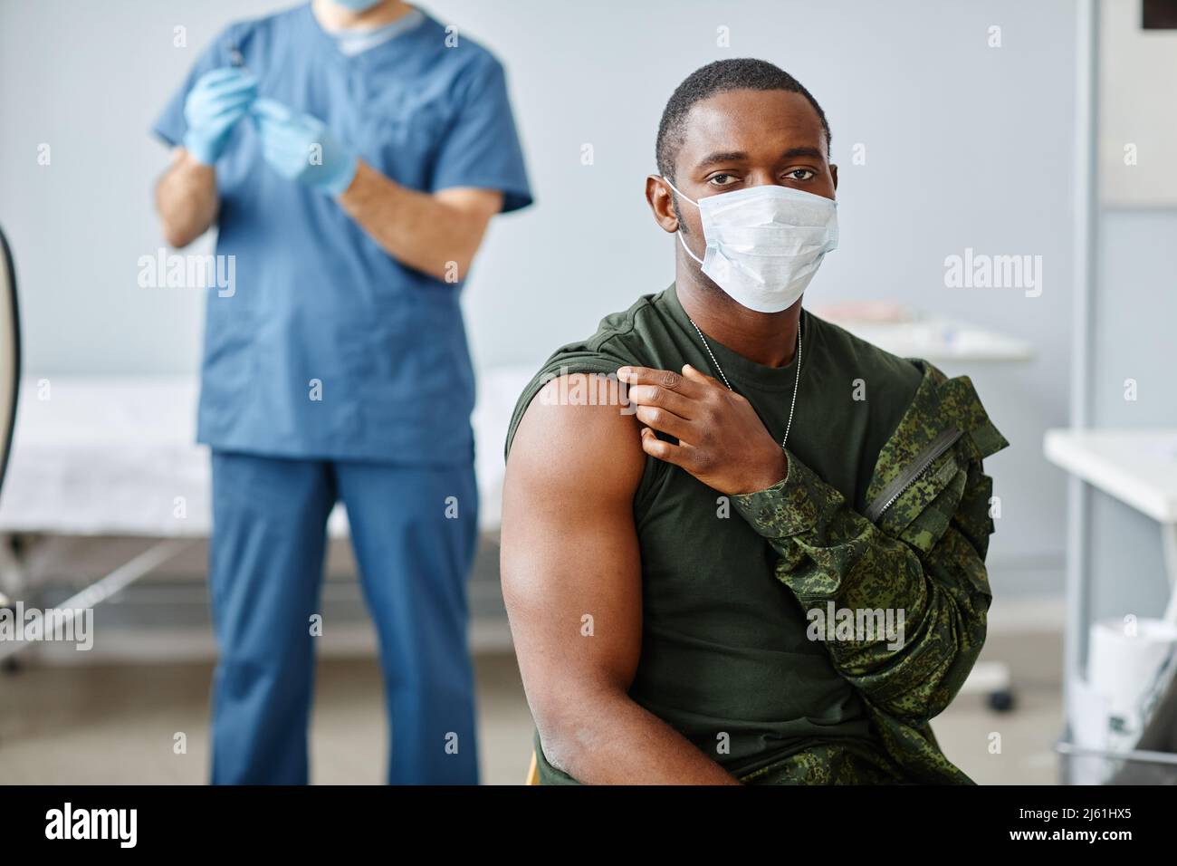 Vaccination injection army hi-res stock photography and images - Alamy