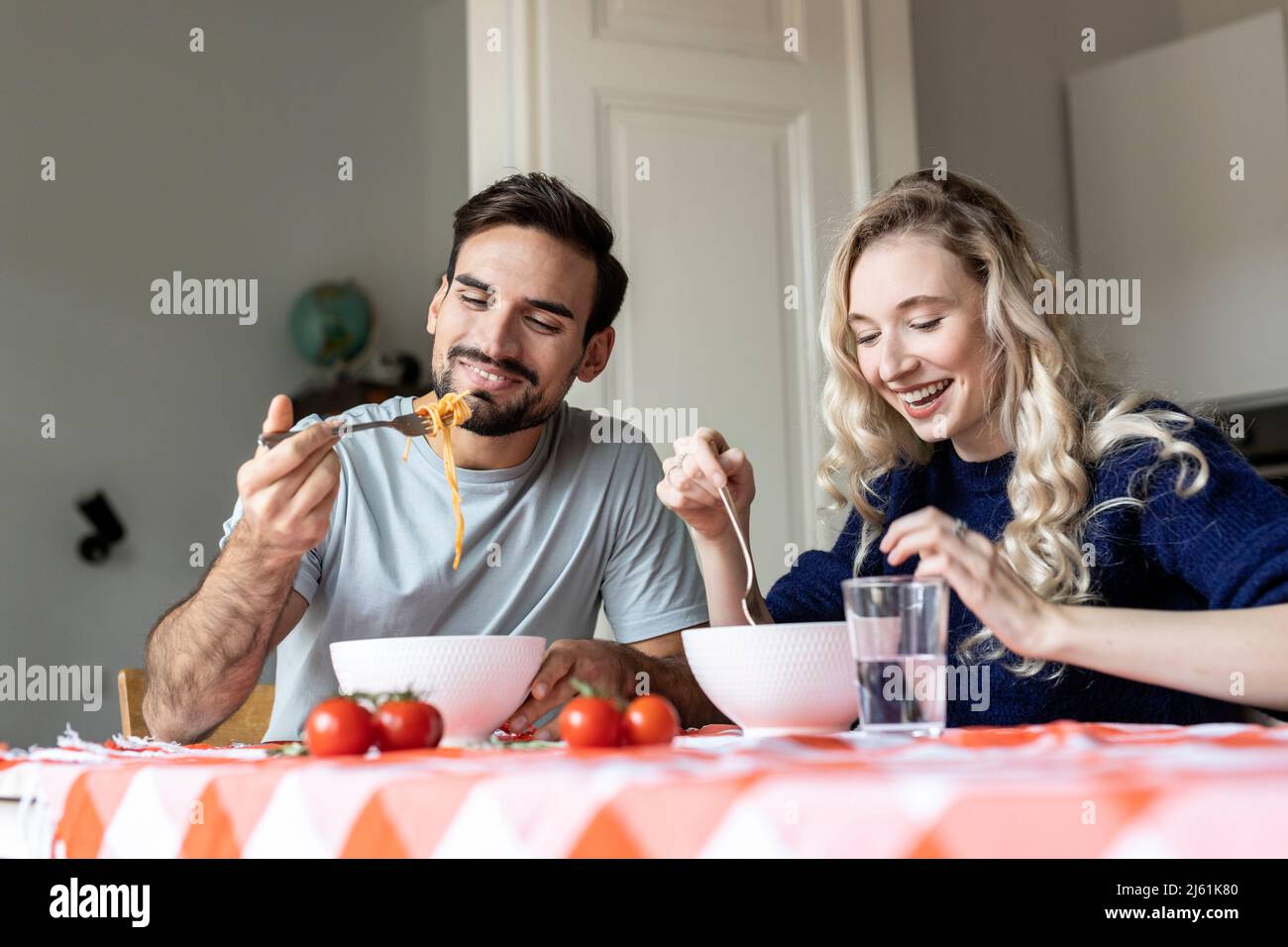 Man eating table of food hi-res stock photography and images - Alamy