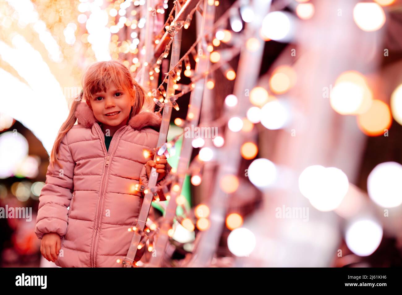 Girl christmas lights hi-res stock photography and images - Alamy