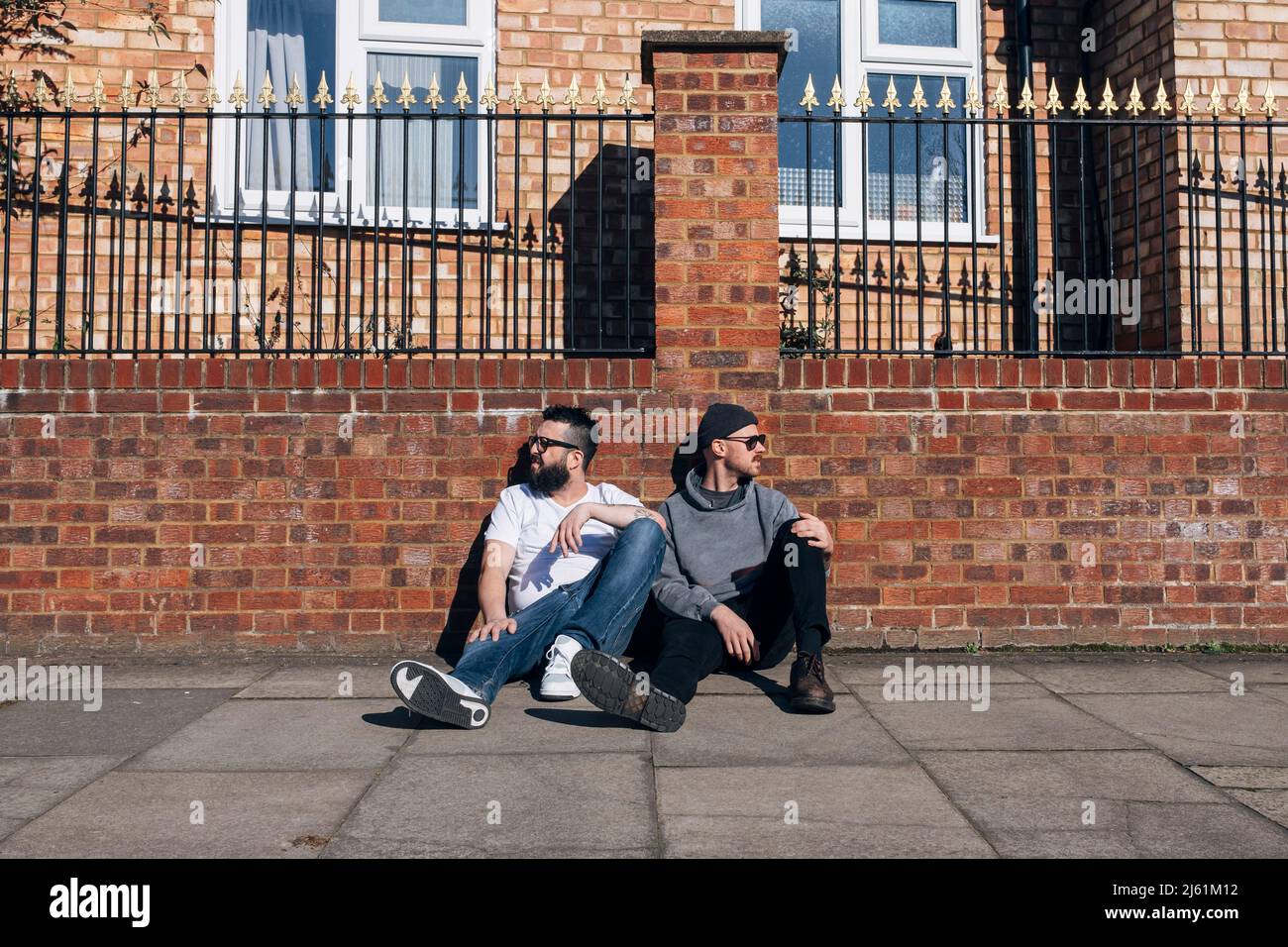 Front two men hi-res stock photography and images - Alamy