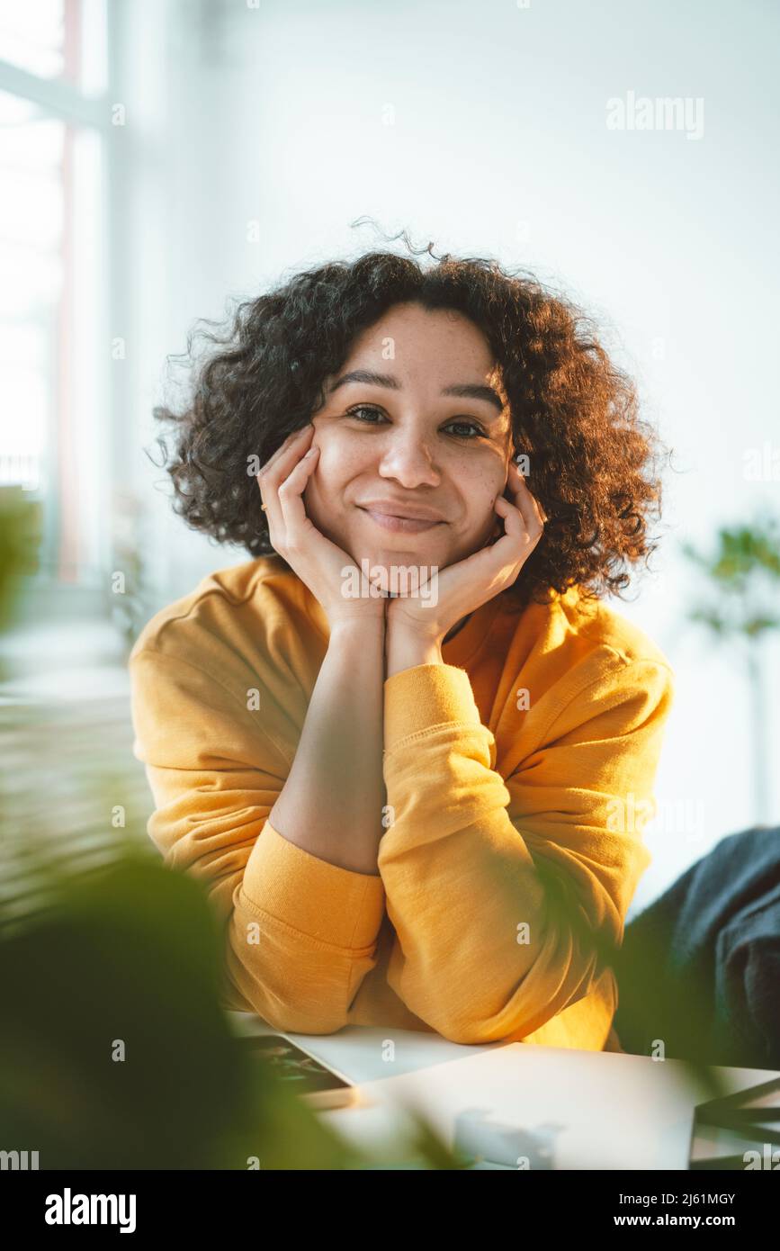 Curly head hi-res stock photography and images - Alamy