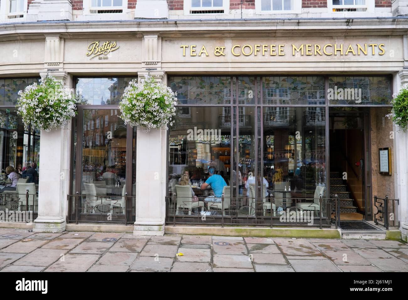 At tea and coffee merchants hi-res stock photography and images - Alamy