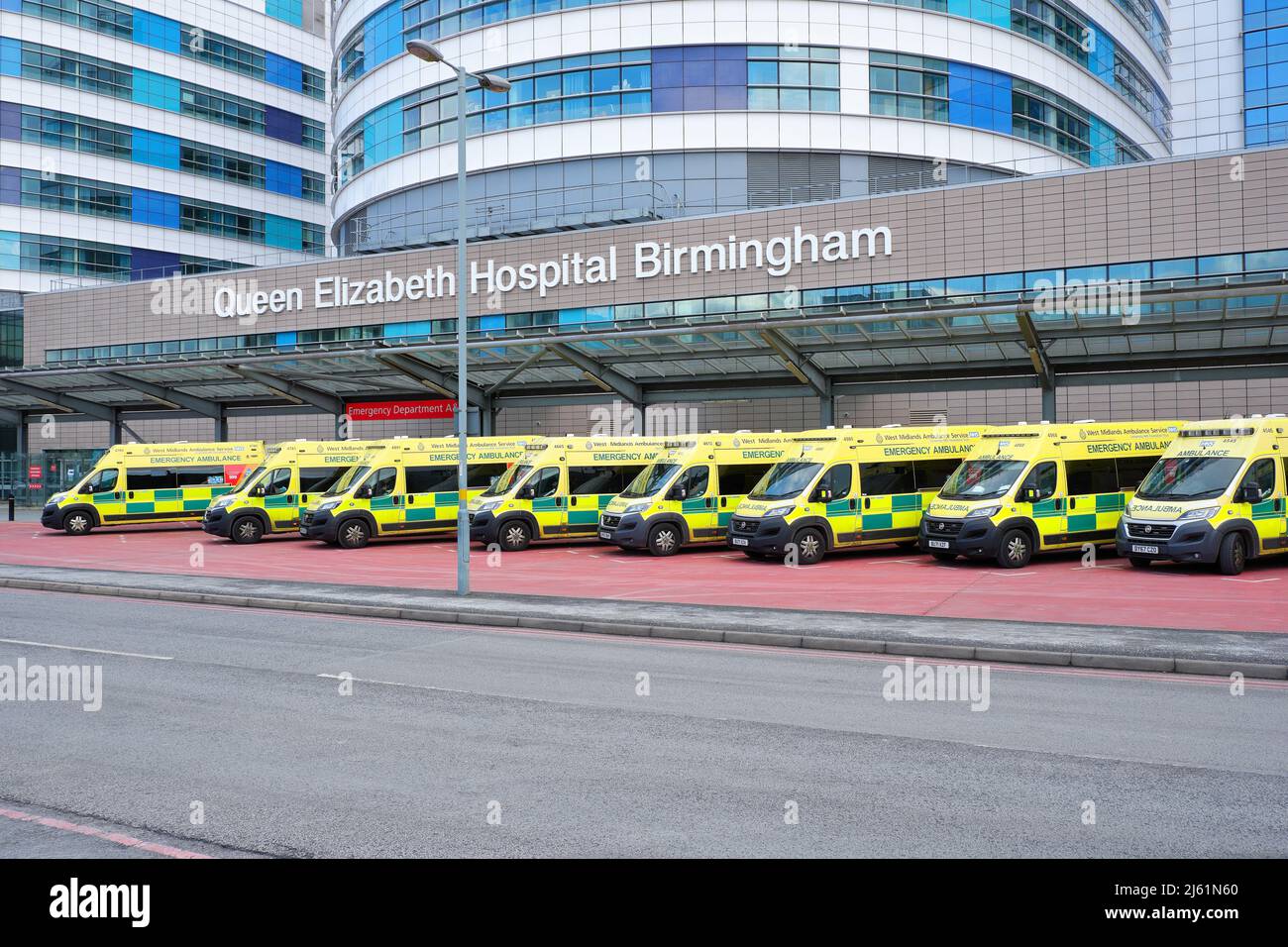 Ambulances Outside The Queen Elizabeth Hospital In Edgbaston Birmingham ...