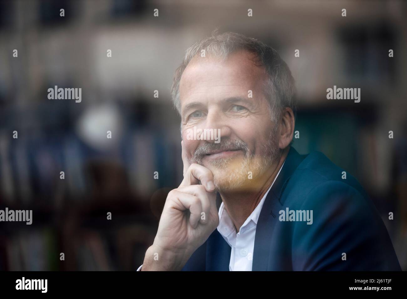 Male hand reflection on window hi-res stock photography and images - Alamy