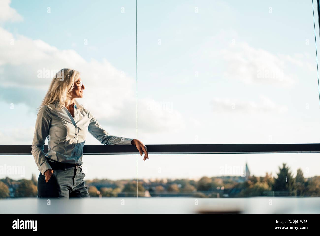 Looking through glass hi-res stock photography and images - Alamy