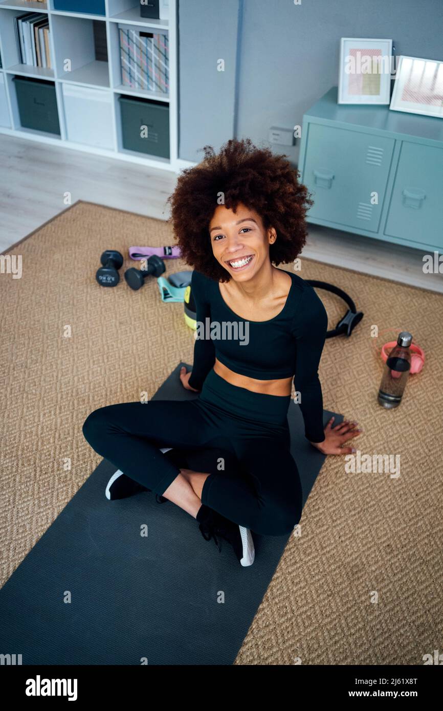 Exercise young woman happy hi-res stock photography and images - Alamy