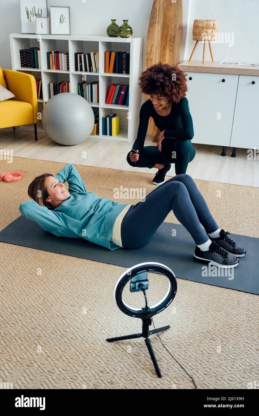 Crouching behind hi-res stock photography and images - Alamy